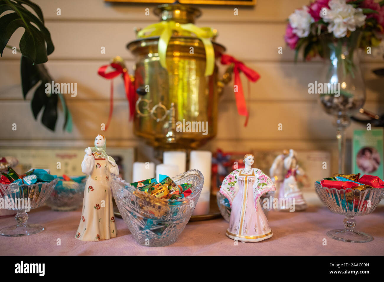 Russian toys hi-res stock photography and images - Alamy