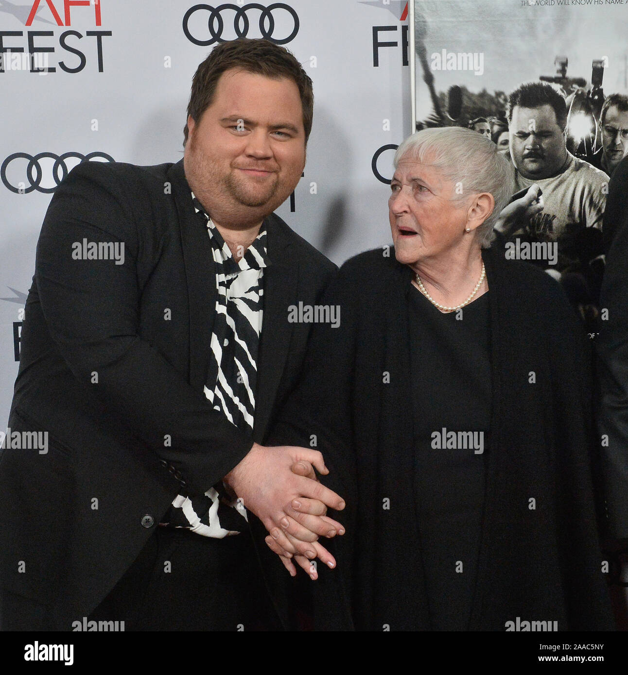 Los Angeles, United States. 20th Nov, 2019. Cast member Paul Walter ...