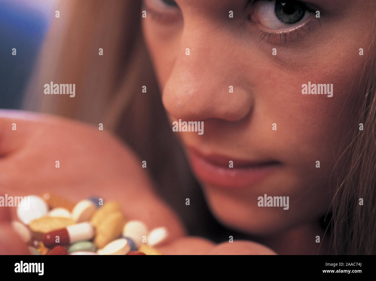 Capsules with faces hi-res stock photography and images - Alamy