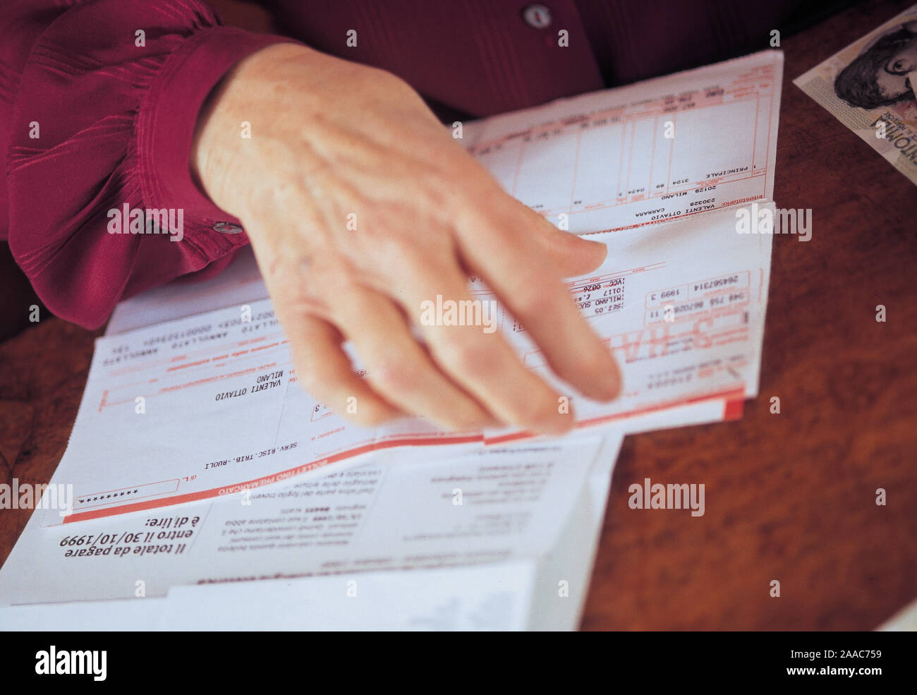hand, bills and bank-notes Stock Photo - Alamy