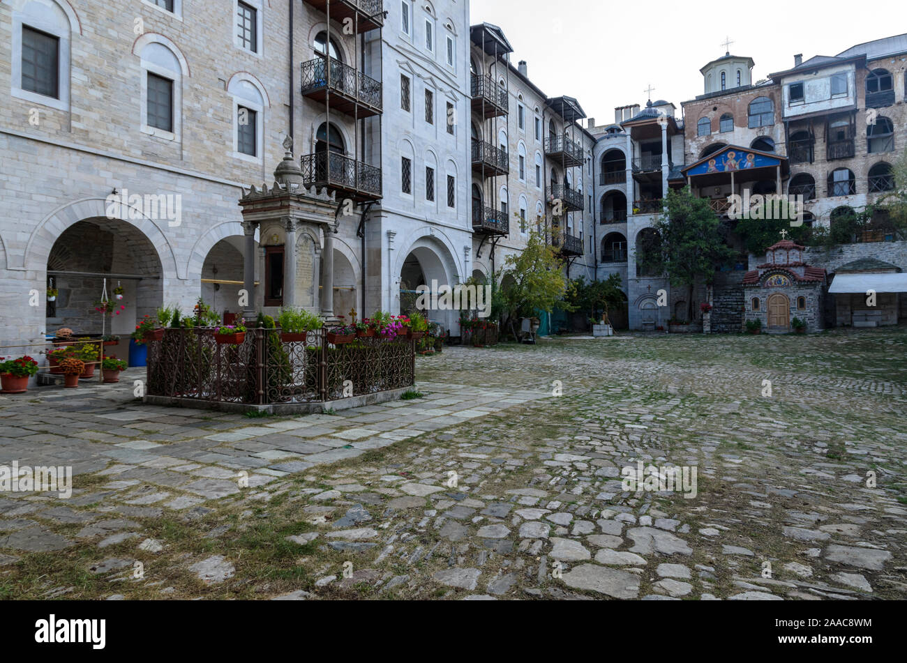 Zograf monastery hi-res stock photography and images - Alamy