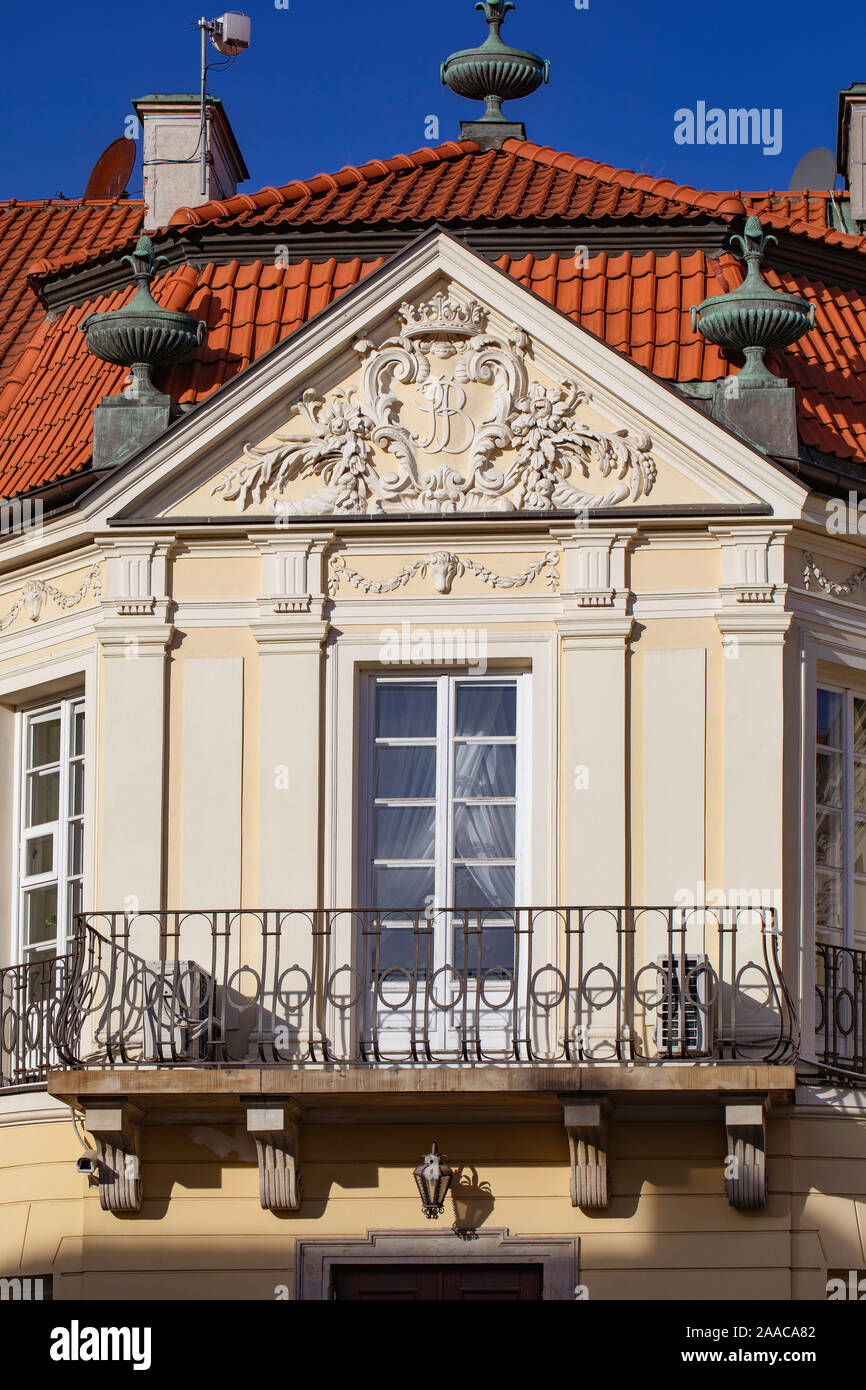 Warsaw (Warszawa) old town architecture, vintage buildings, rebuild ...