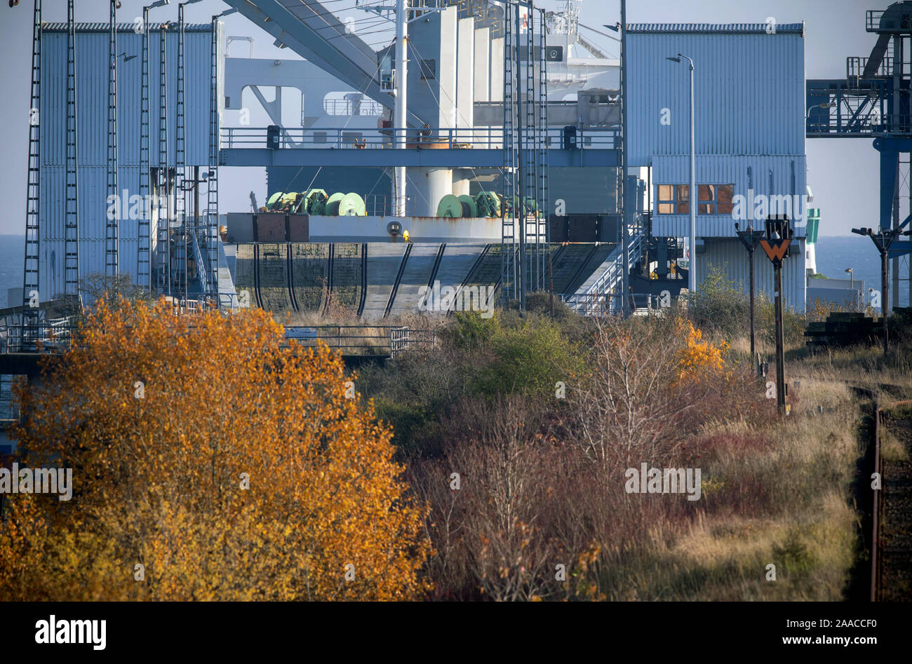 Sassnitz, Germany. 12th Nov, 2019. View of the port of Mukran which is ...