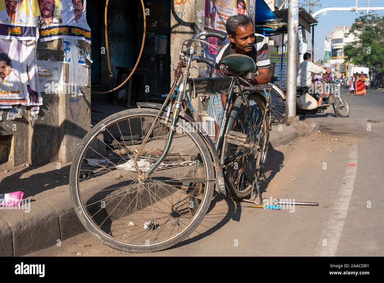 Indian cycle repair High Resolution Stock Photography and Images - Alamy