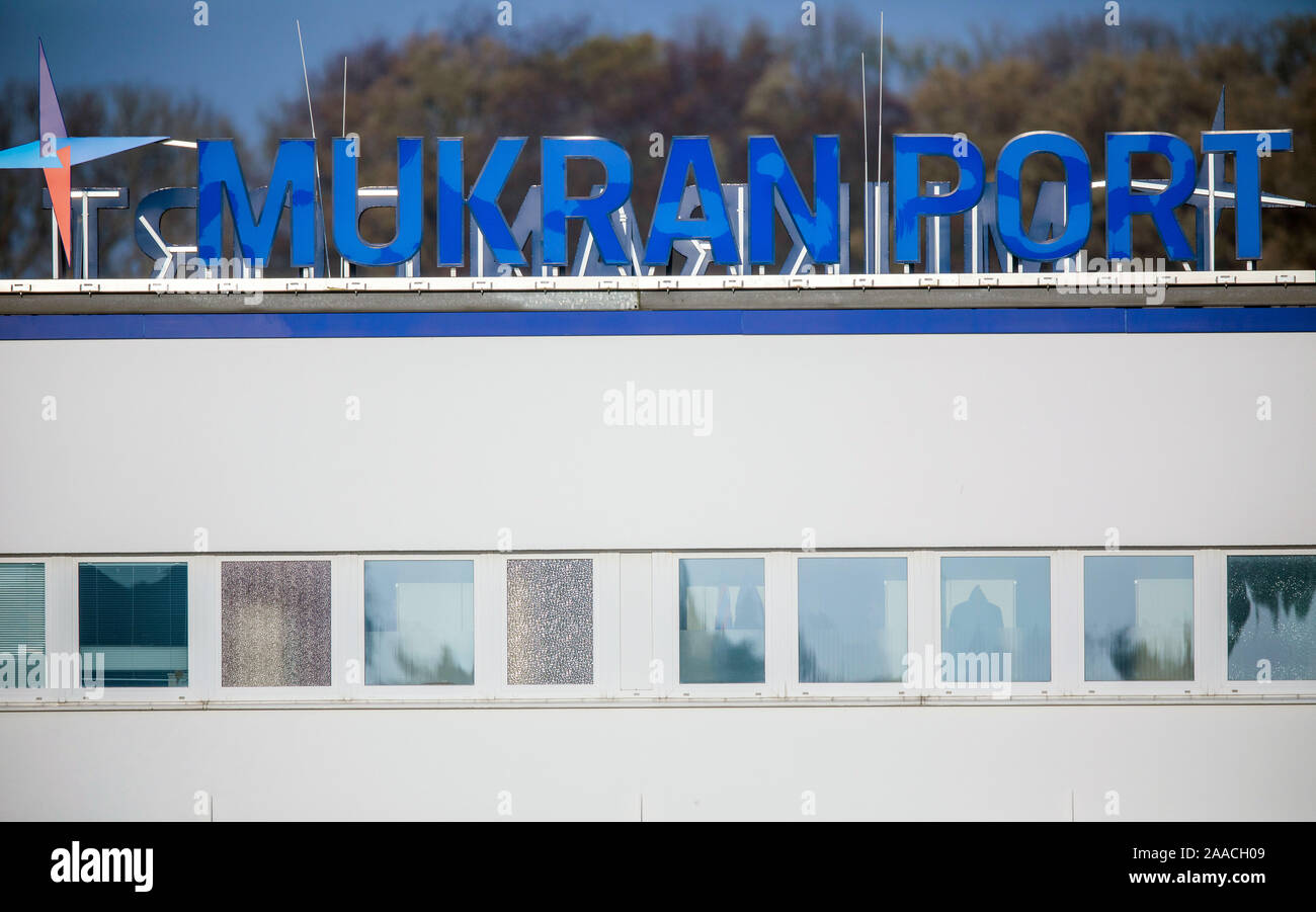 Sassnitz, Germany. 12th Nov, 2019. View of the port of Mukran which is ...