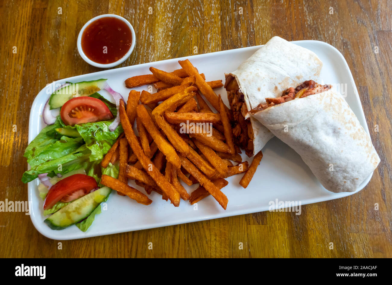 Chicken wrap hi-res stock photography and images - Alamy