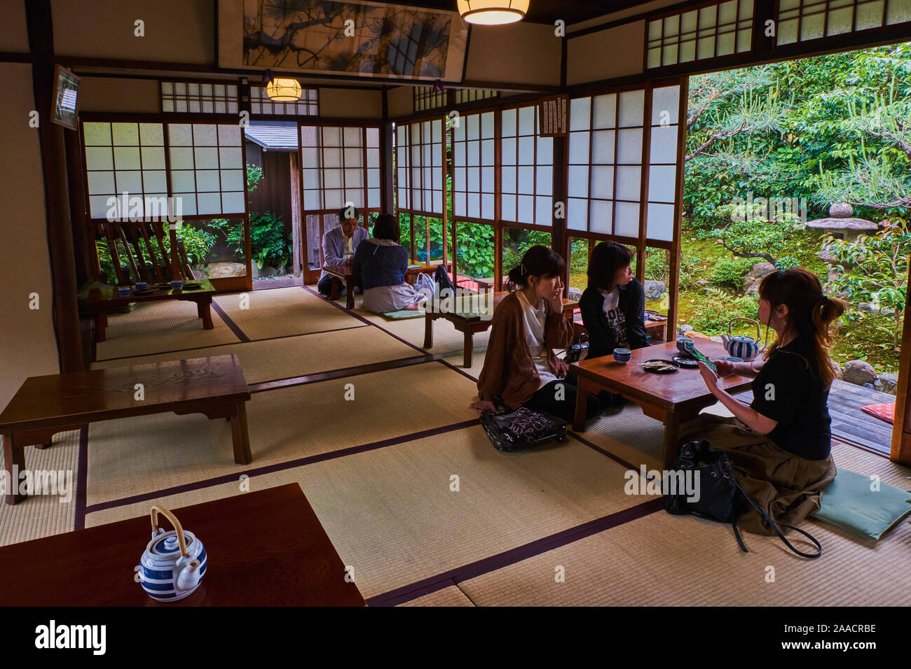 Japan, Honshu island, Kansai region, Kyoto, Kazariya-Aburi-Mochi tea ...