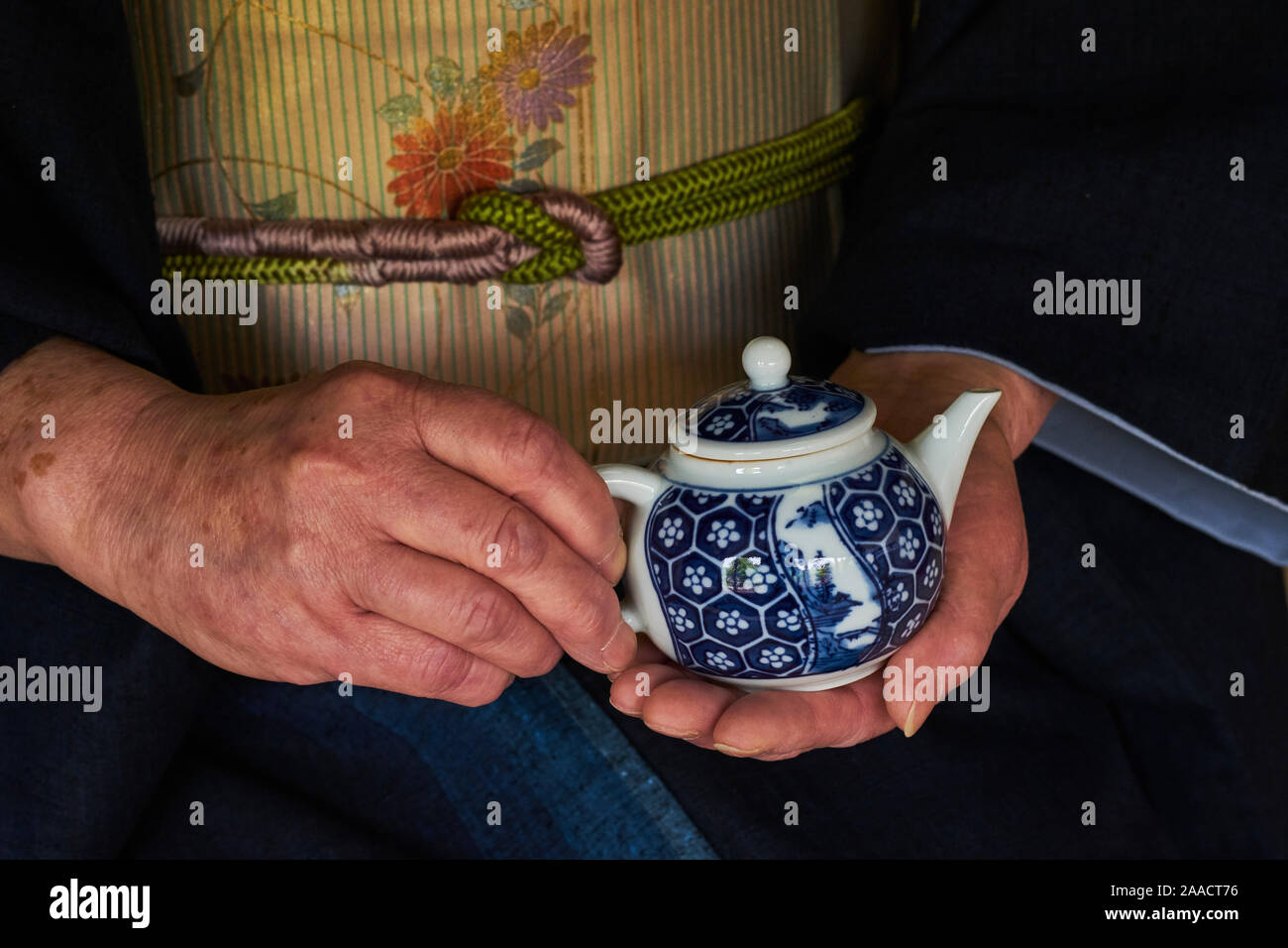 Japan, Honshu island, Kansai region, Kyoto, tea ceremony Stock Photo ...
