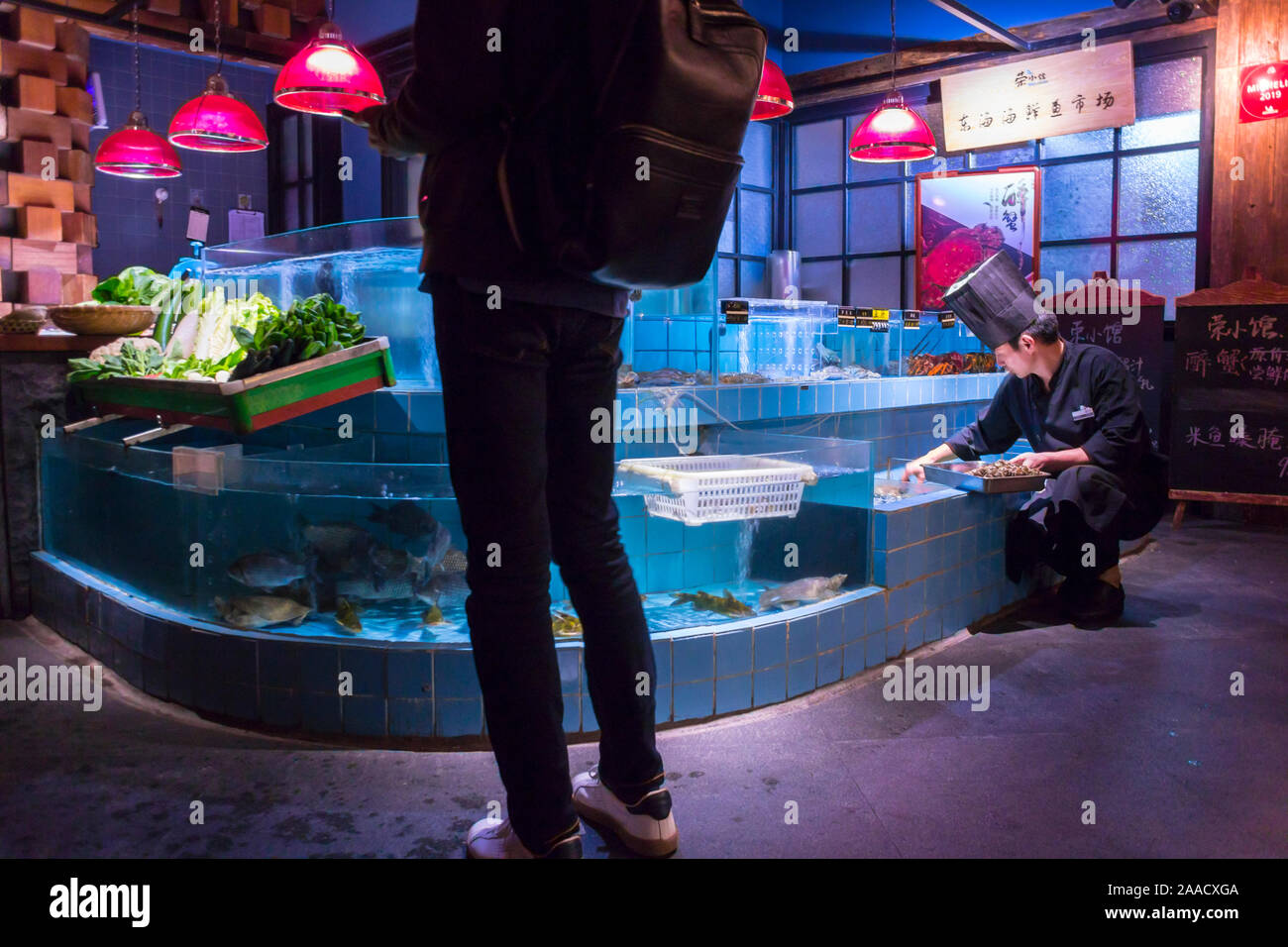Shanghai, China, Chef inside Chinese Restaurannt, Rong Cuisine, Seafood ...