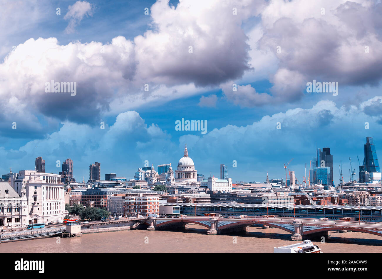 London skyline along the thames hi-res stock photography and images - Alamy