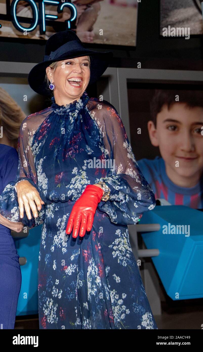 Queen maxima nemo science museum hi-res stock photography and images ...