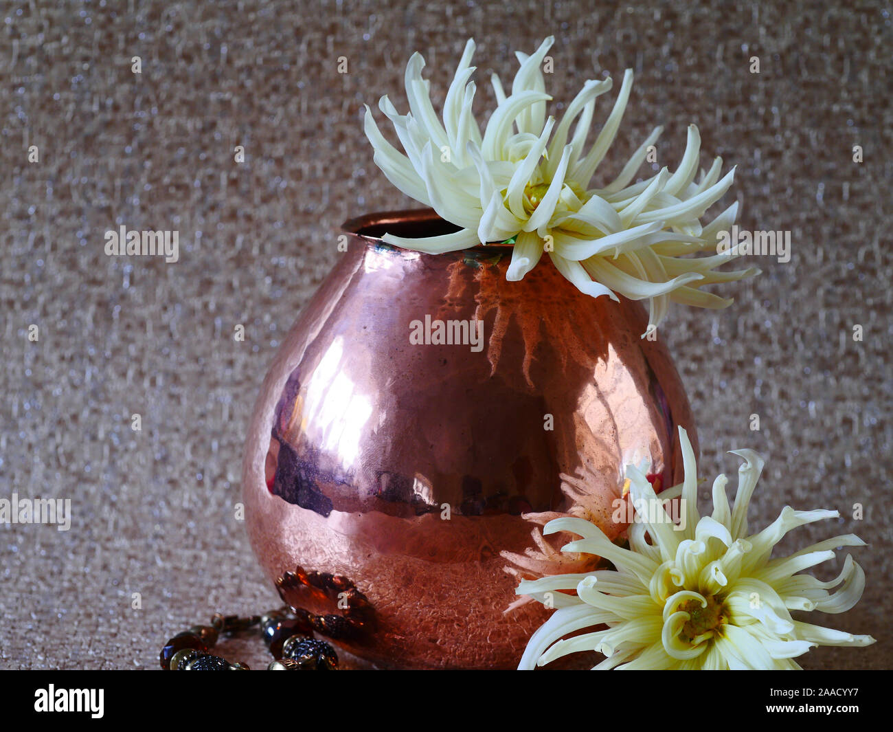 Dahlias Pot High Resolution Stock Photography and Images - Alamy