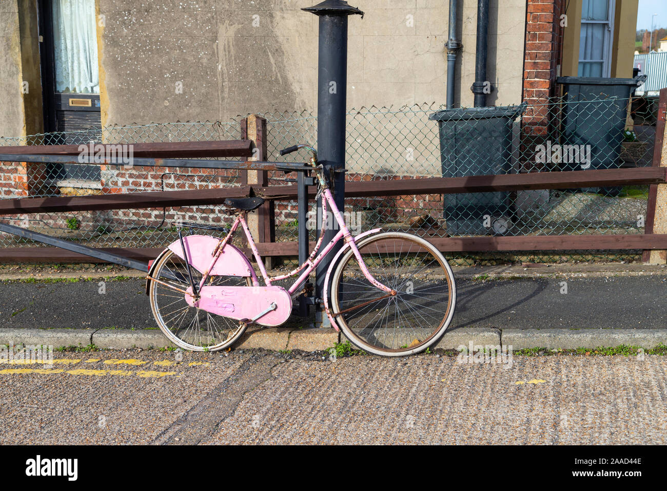 Pink bike hi-res stock photography and images - Alamy