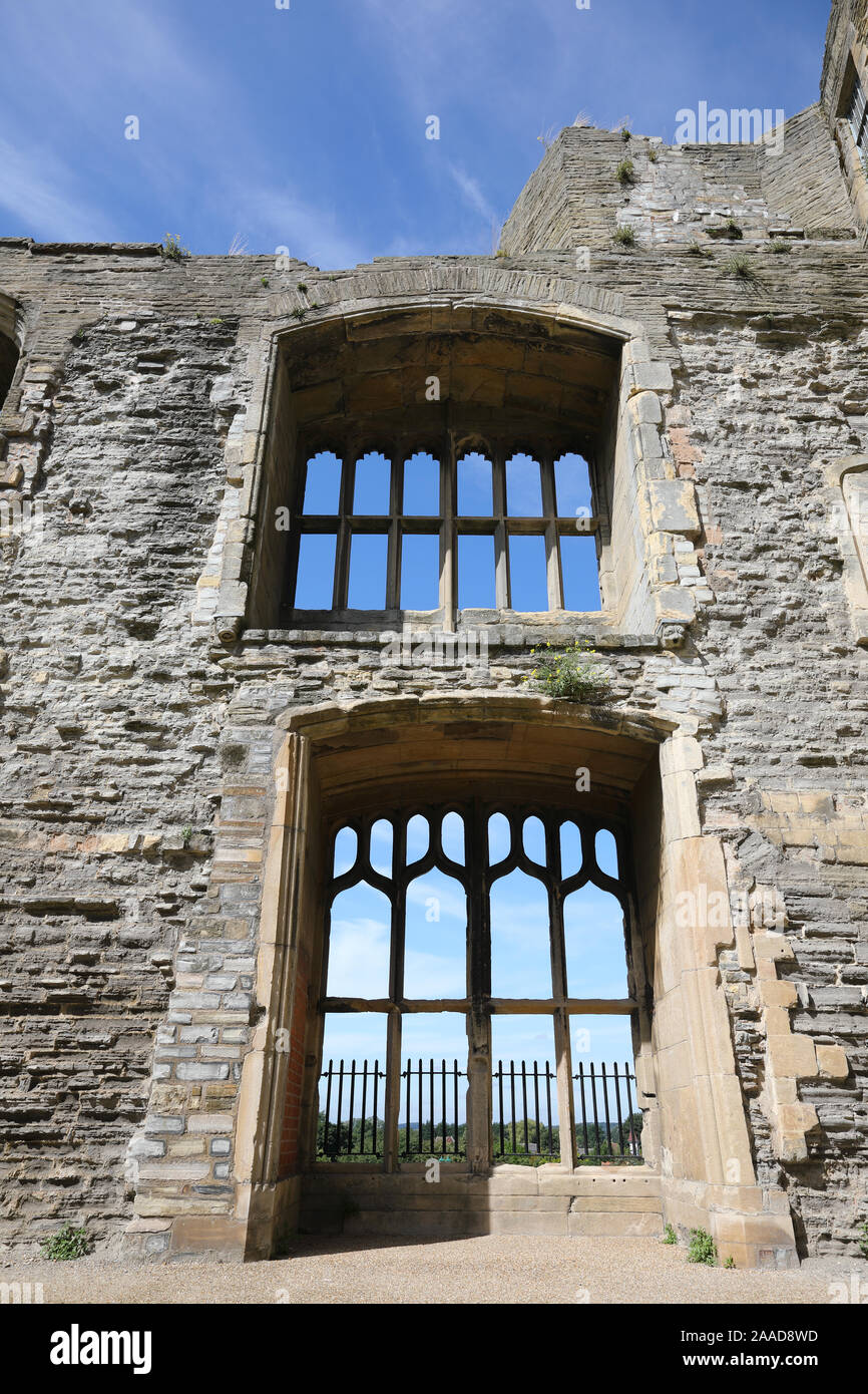 Aperture windows hi-res stock photography and images - Alamy