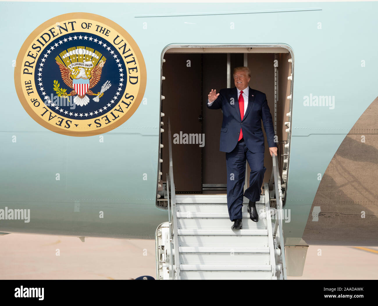 Donald trump air force one hi-res stock photography and images - Alamy