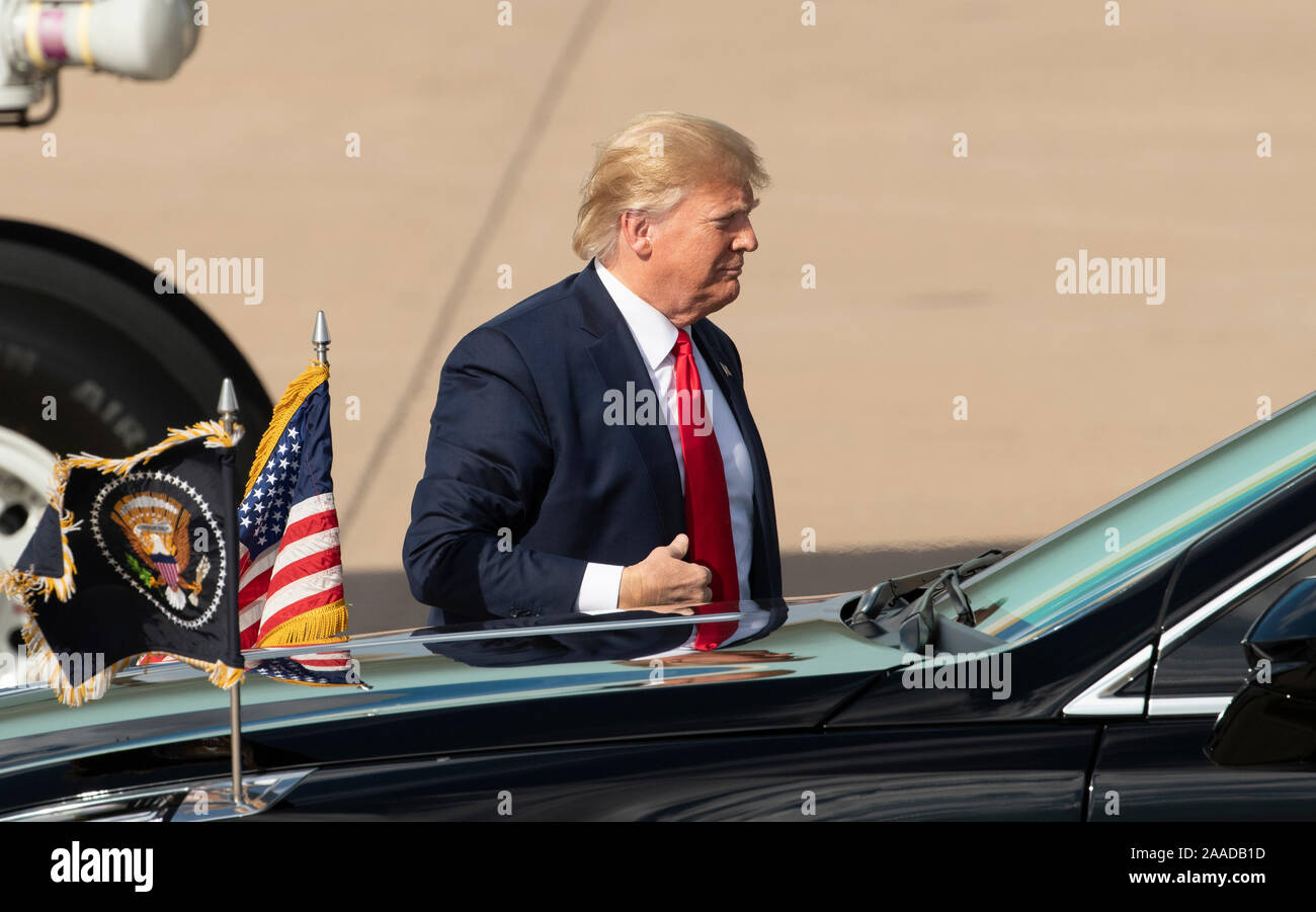 Black limousine hi-res stock photography and images - Alamy