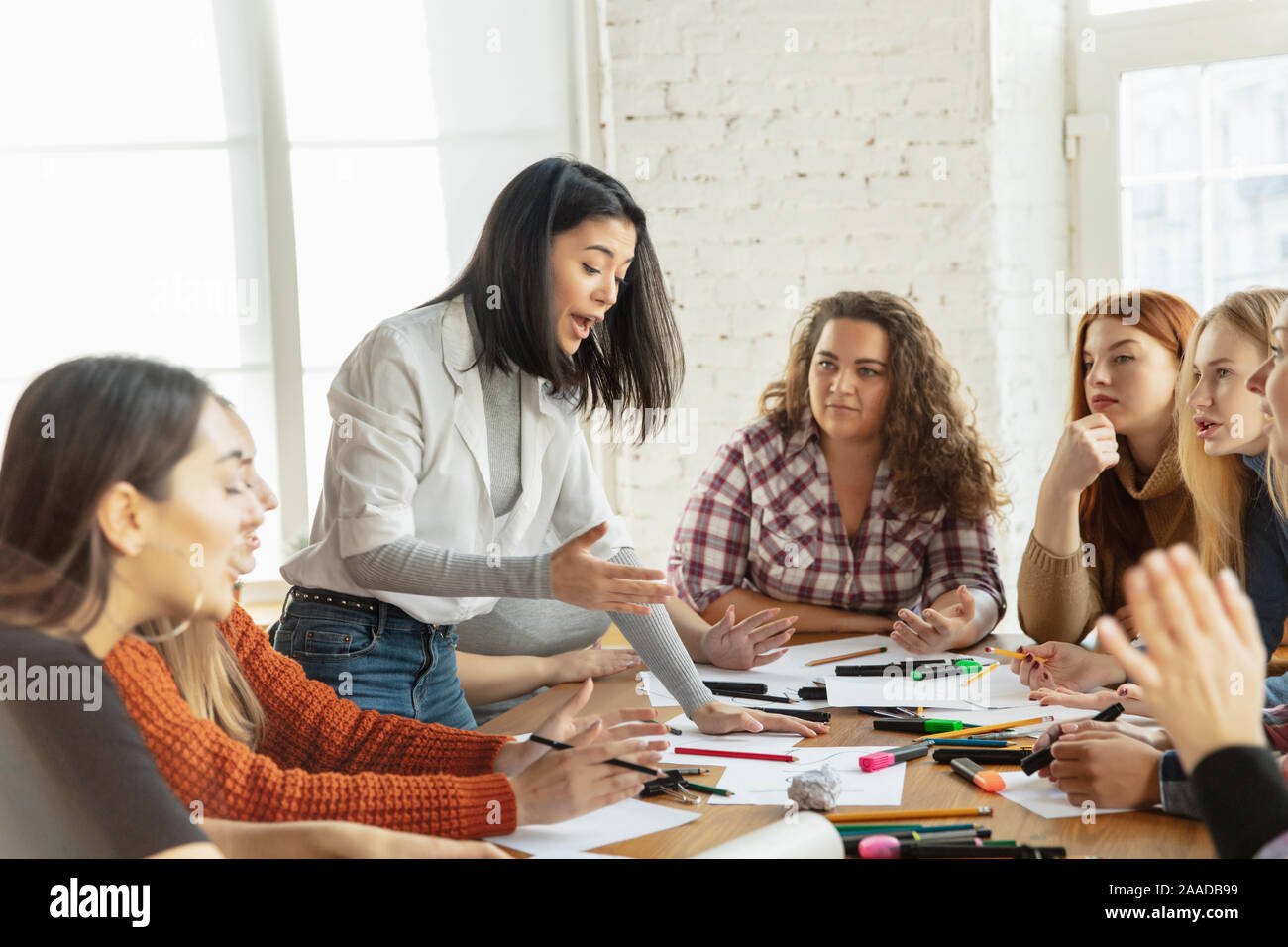 Embarrassed office workers hi-res stock photography and images - Alamy