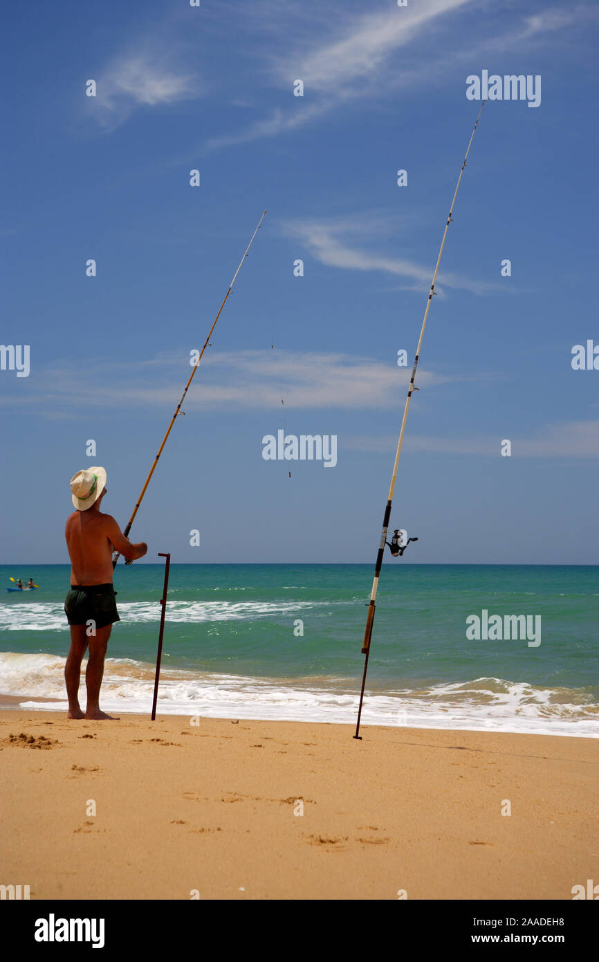 Mann am strand hi-res stock photography and images - Alamy