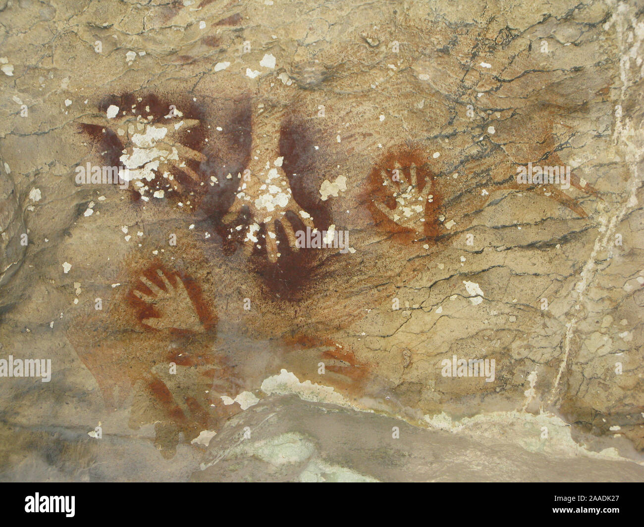 Cave painting hand sulawesi hi-res stock photography and images - Alamy