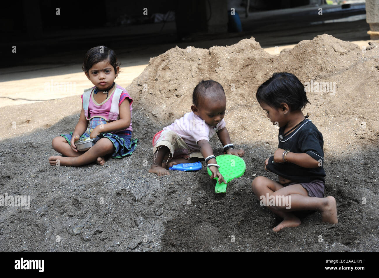Small southeast asia childhood hi-res stock photography and images - Alamy