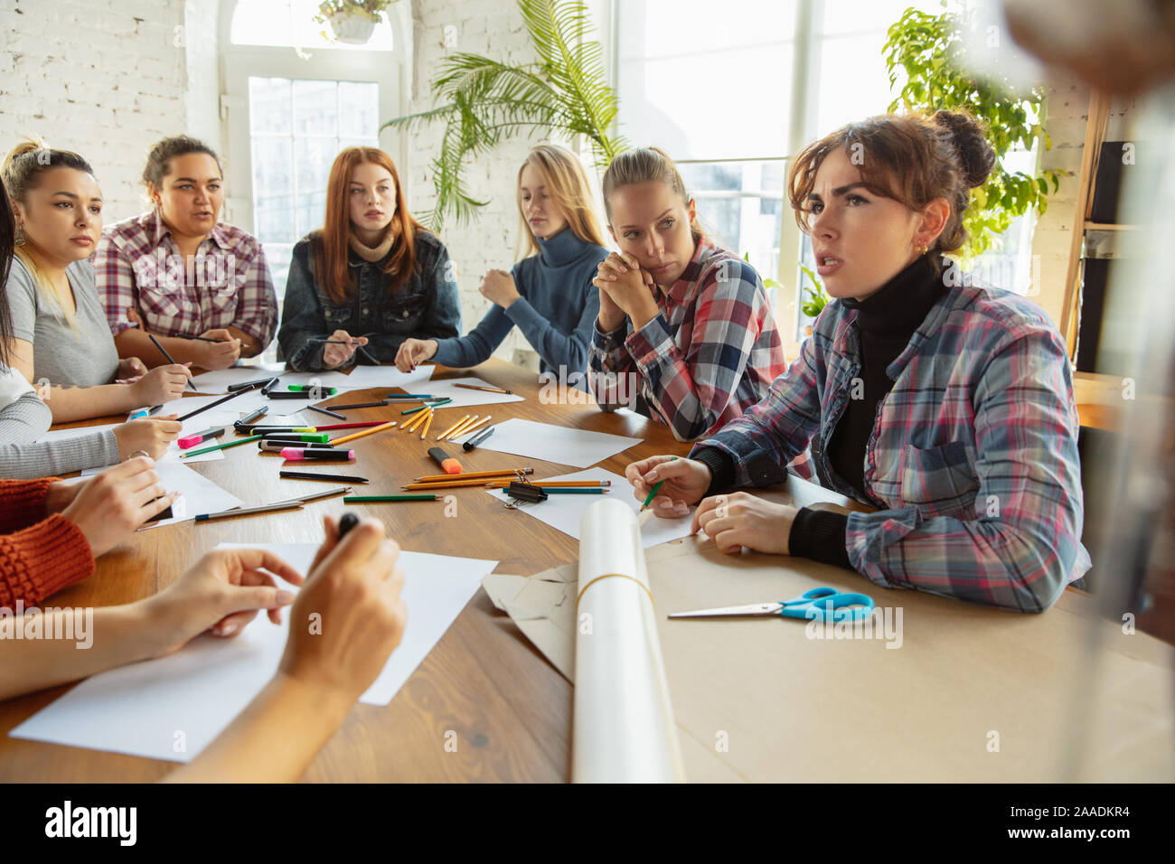 Embarrassed office workers hi-res stock photography and images - Alamy