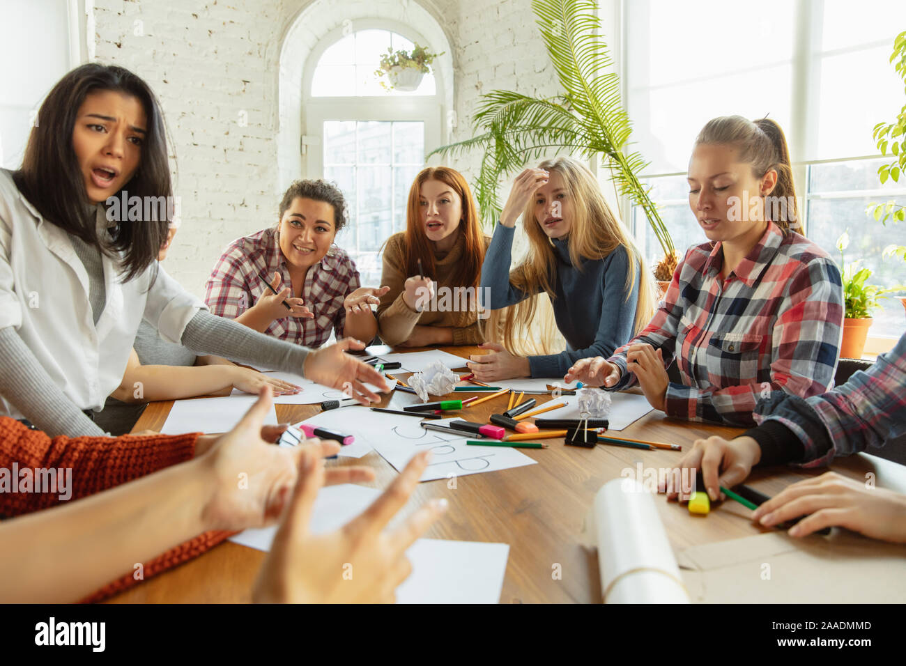 Embarrassed office workers hi-res stock photography and images - Alamy