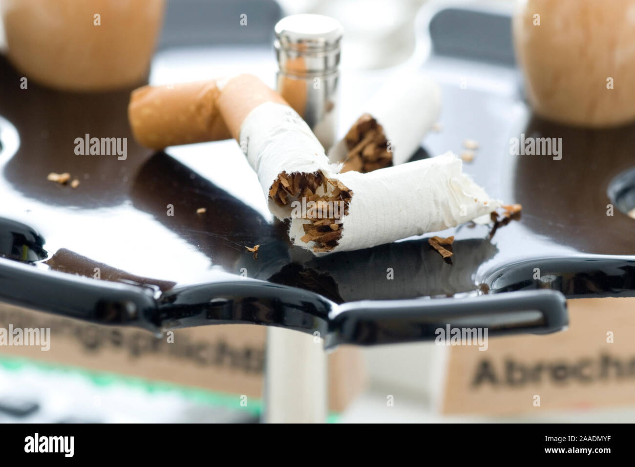 Zigarette hi-res stock photography and images - Alamy