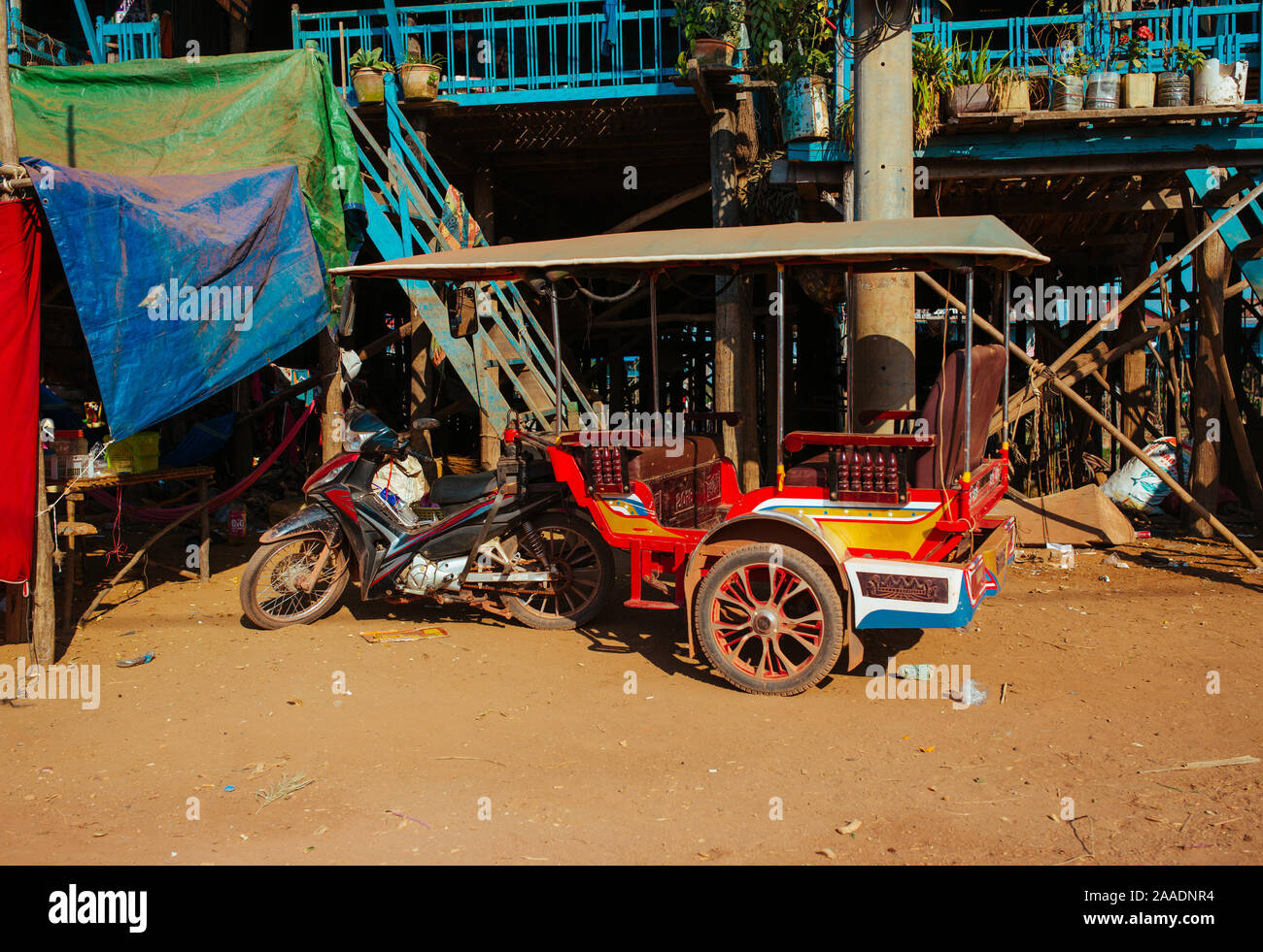 Broken tuk tuk hi-res stock photography and images - Alamy