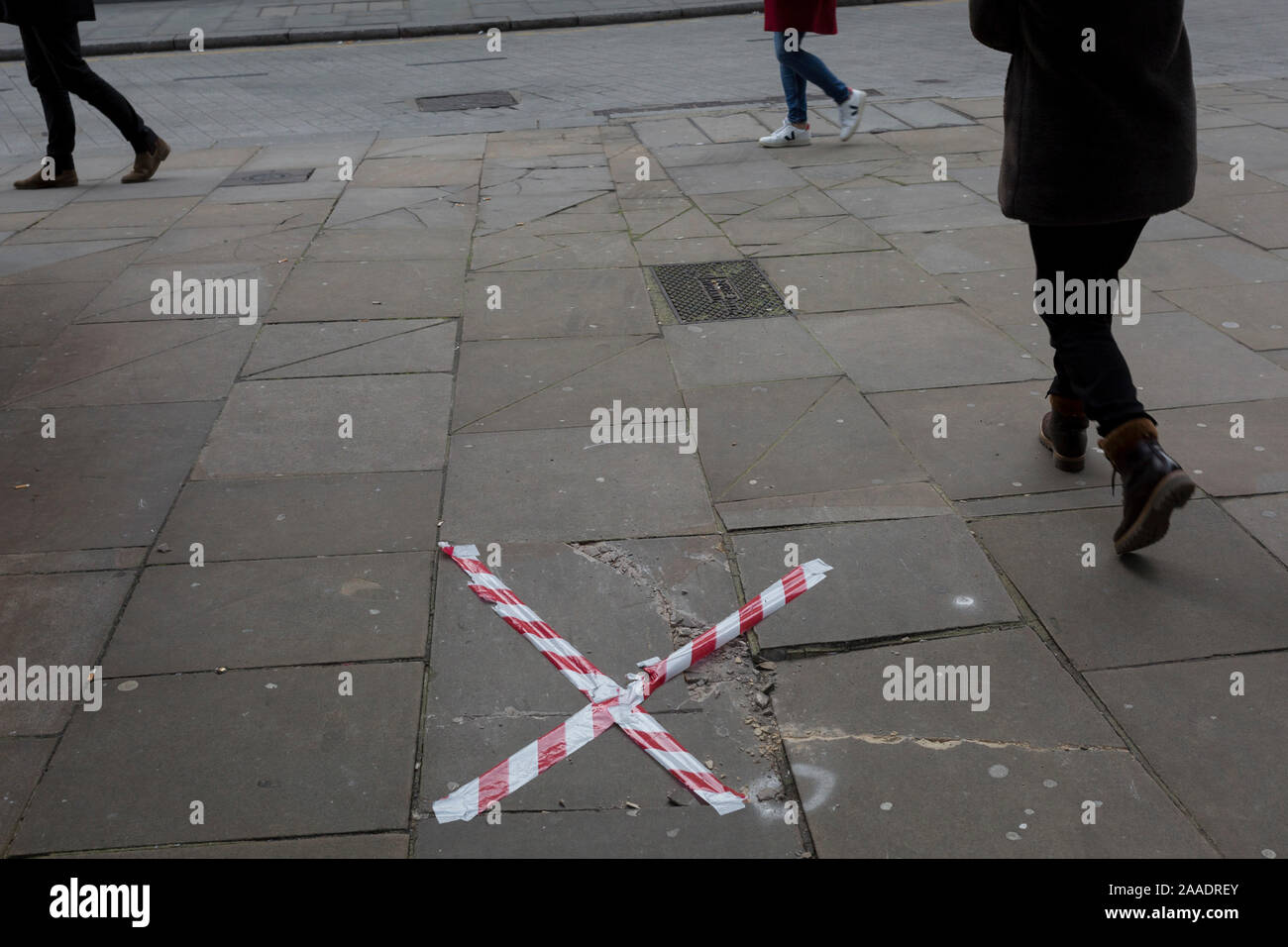 Cracked paving slab hi-res stock photography and images - Alamy