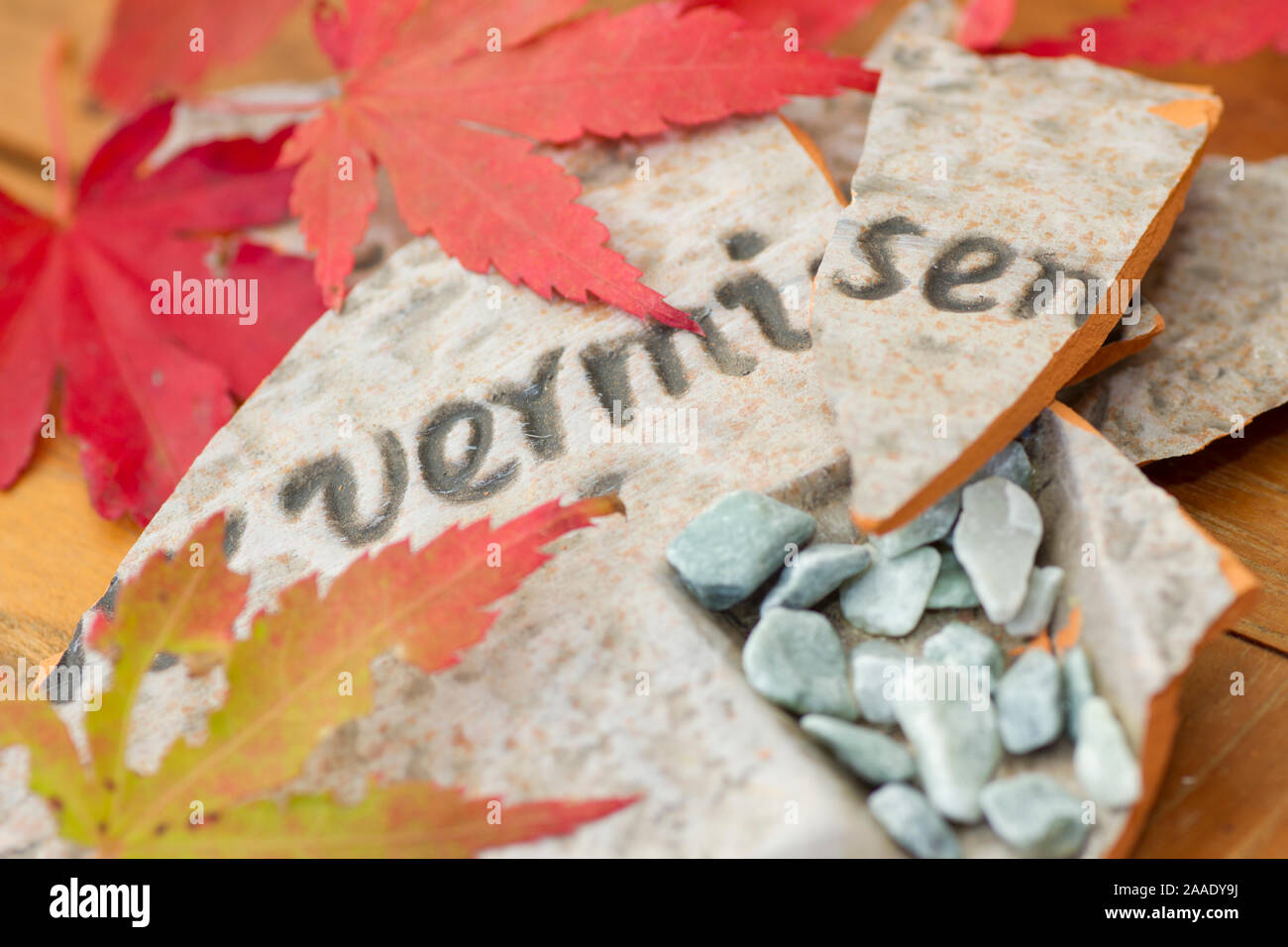 Zerbrochen hi-res stock photography and images - Alamy