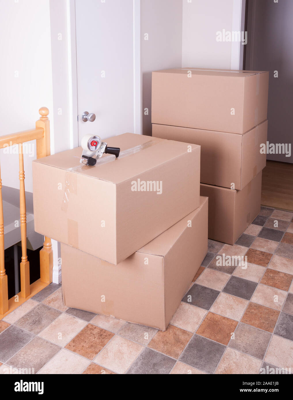 Moving cardboard box hi-res stock photography and images - Alamy