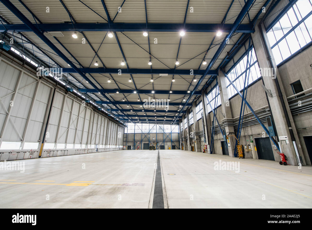 Empty Hangar High Resolution Stock Photography and Images - Alamy