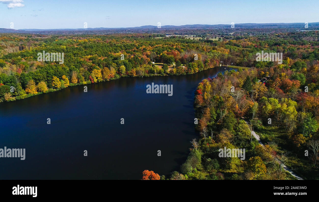 Fall foliage lake minnewaska minnewaska hi-res stock photography and ...
