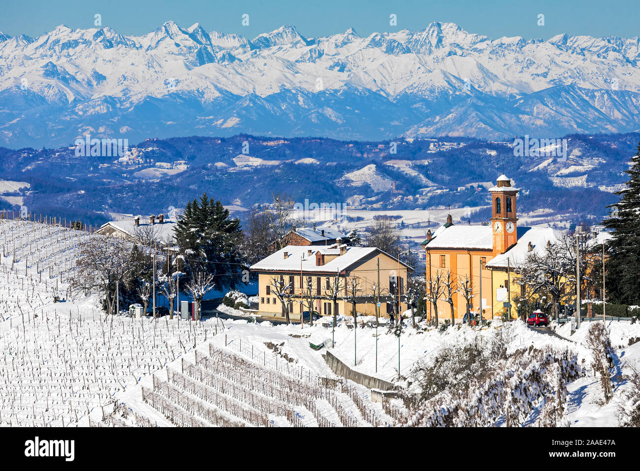 Italian rural church hi-res stock photography and images - Alamy