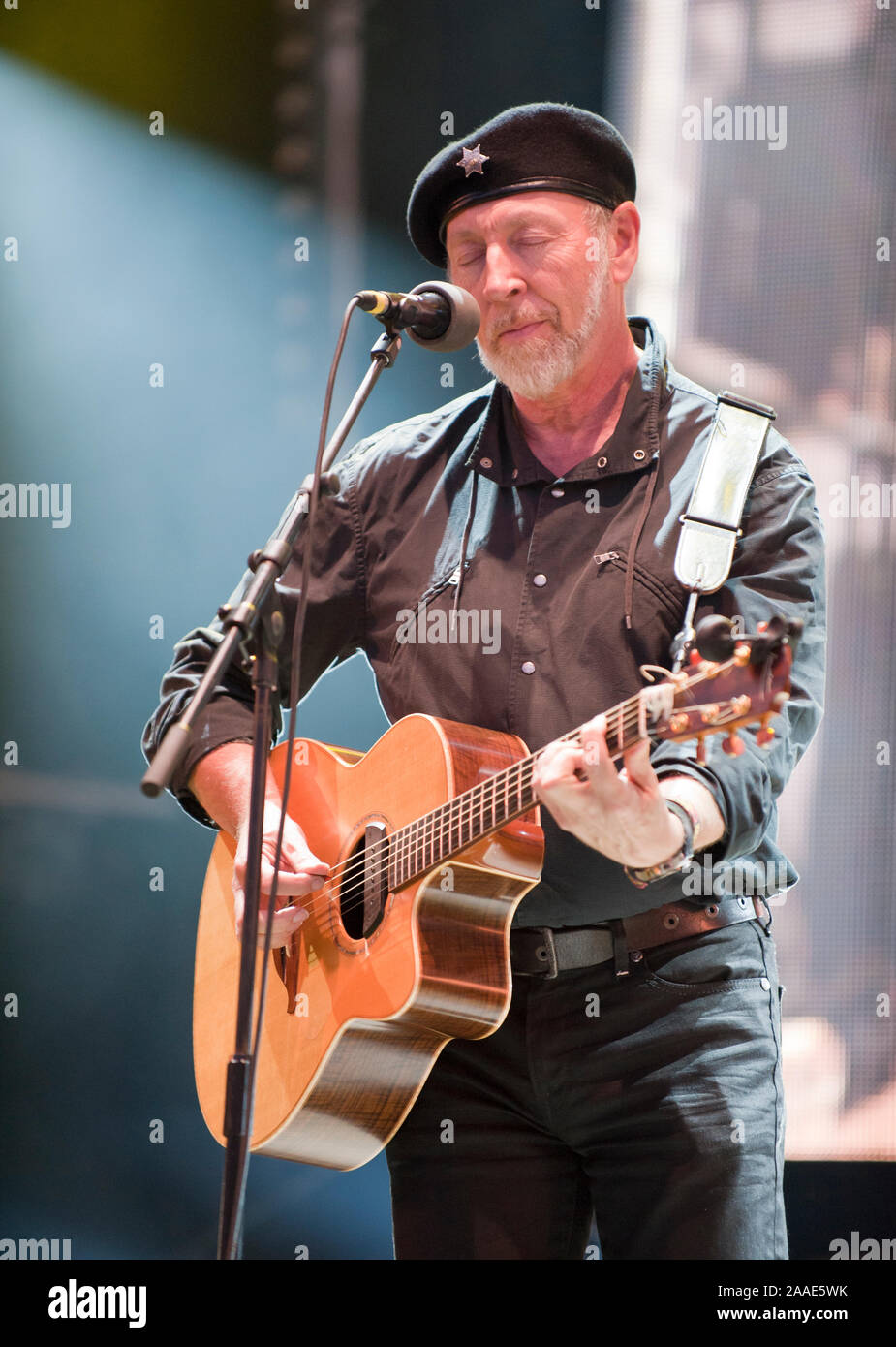 Richard thompson songwriter hi-res stock photography and images - Alamy