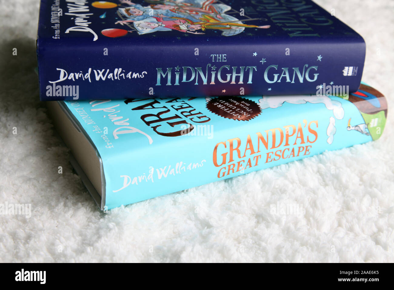 David Walliams Book pile, The Midnight Gang and Grandpa's Great Escape ...