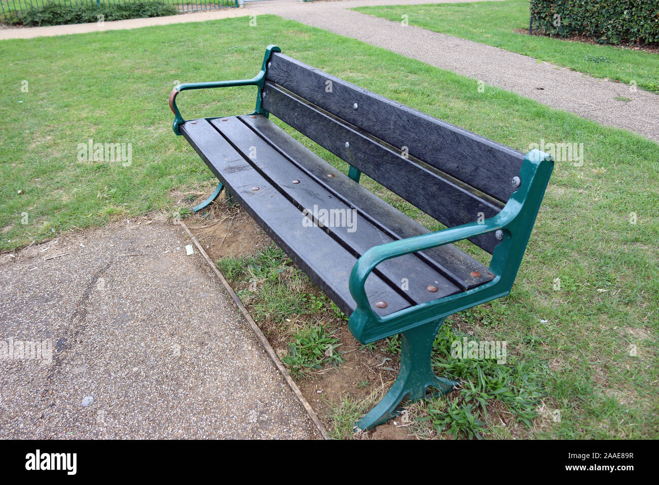 Recycled plastic park bench hi-res stock photography and images - Alamy