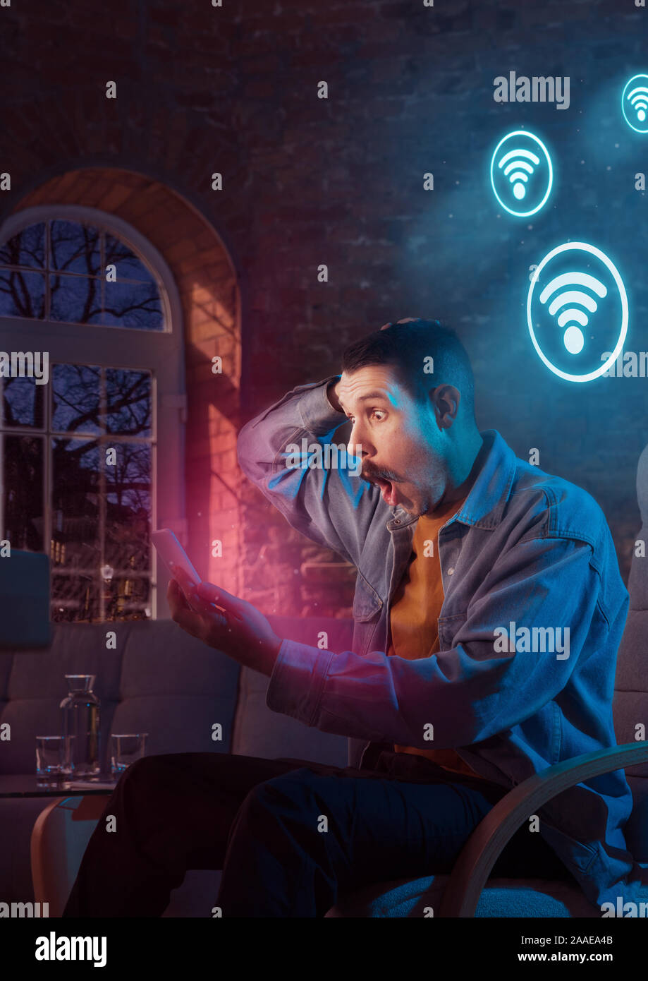 Apps and notifications hi-res stock photography and images - Alamy