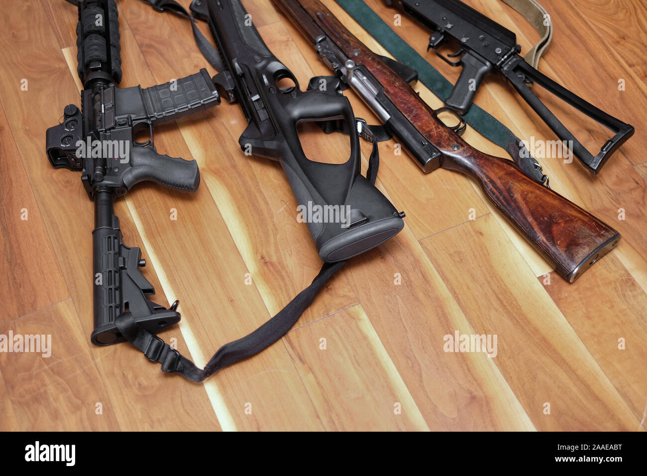 Automatic guns hi-res stock photography and images - Alamy