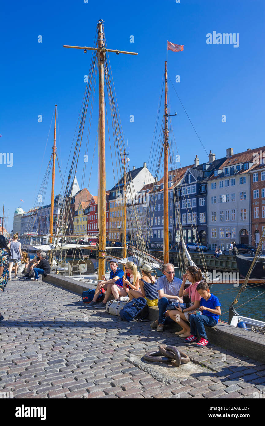 Touristic boat sailing on canal hi-res stock photography and images - Alamy