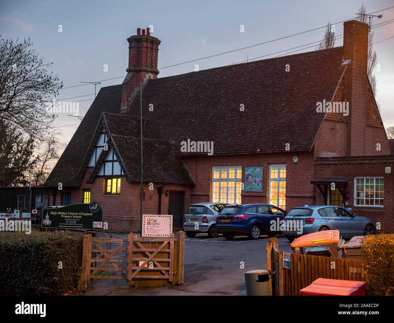 Ashford school hi-res stock photography and images - Alamy