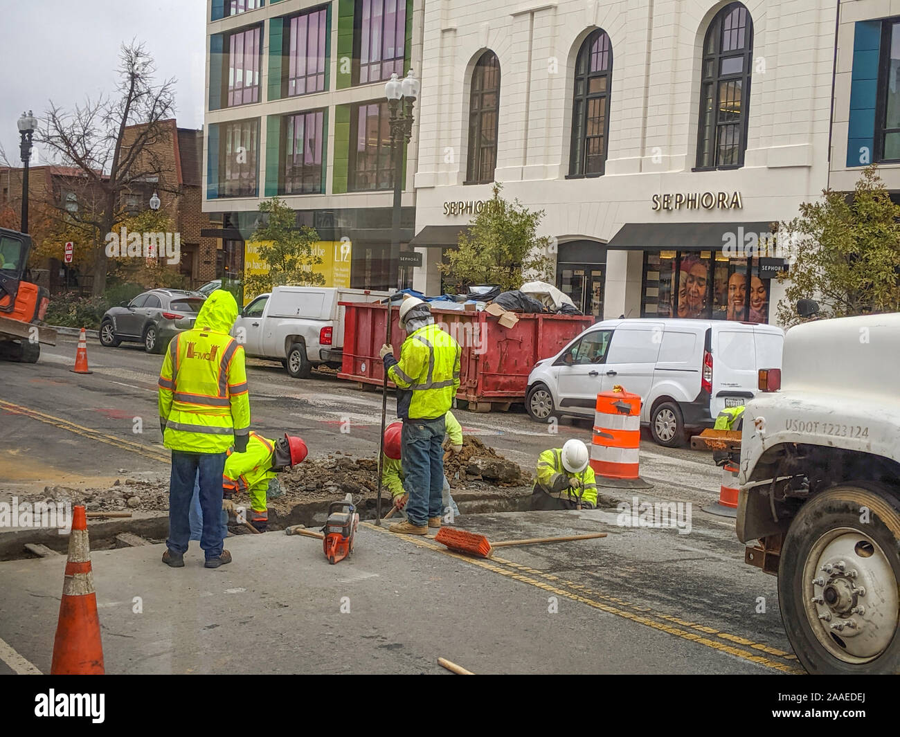 Road crews hi-res stock photography and images - Alamy