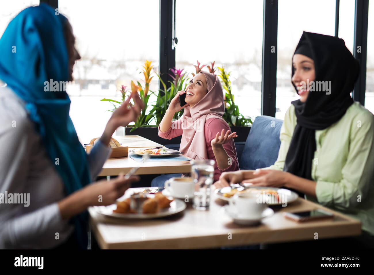 Muslim cafe middle east hi-res stock photography and images - Alamy