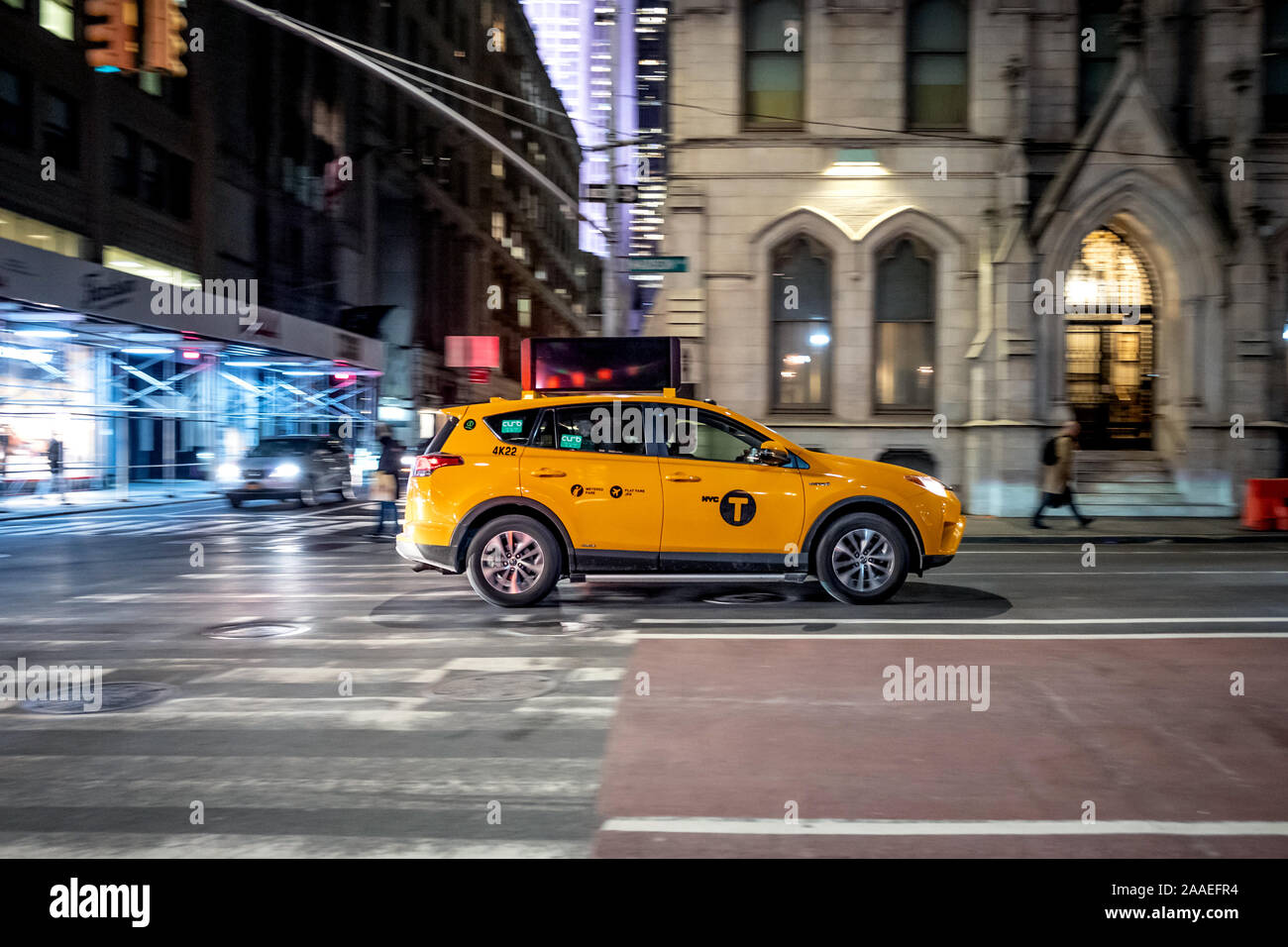 Iconic yellow taxi in New York City Stock Photo - Alamy