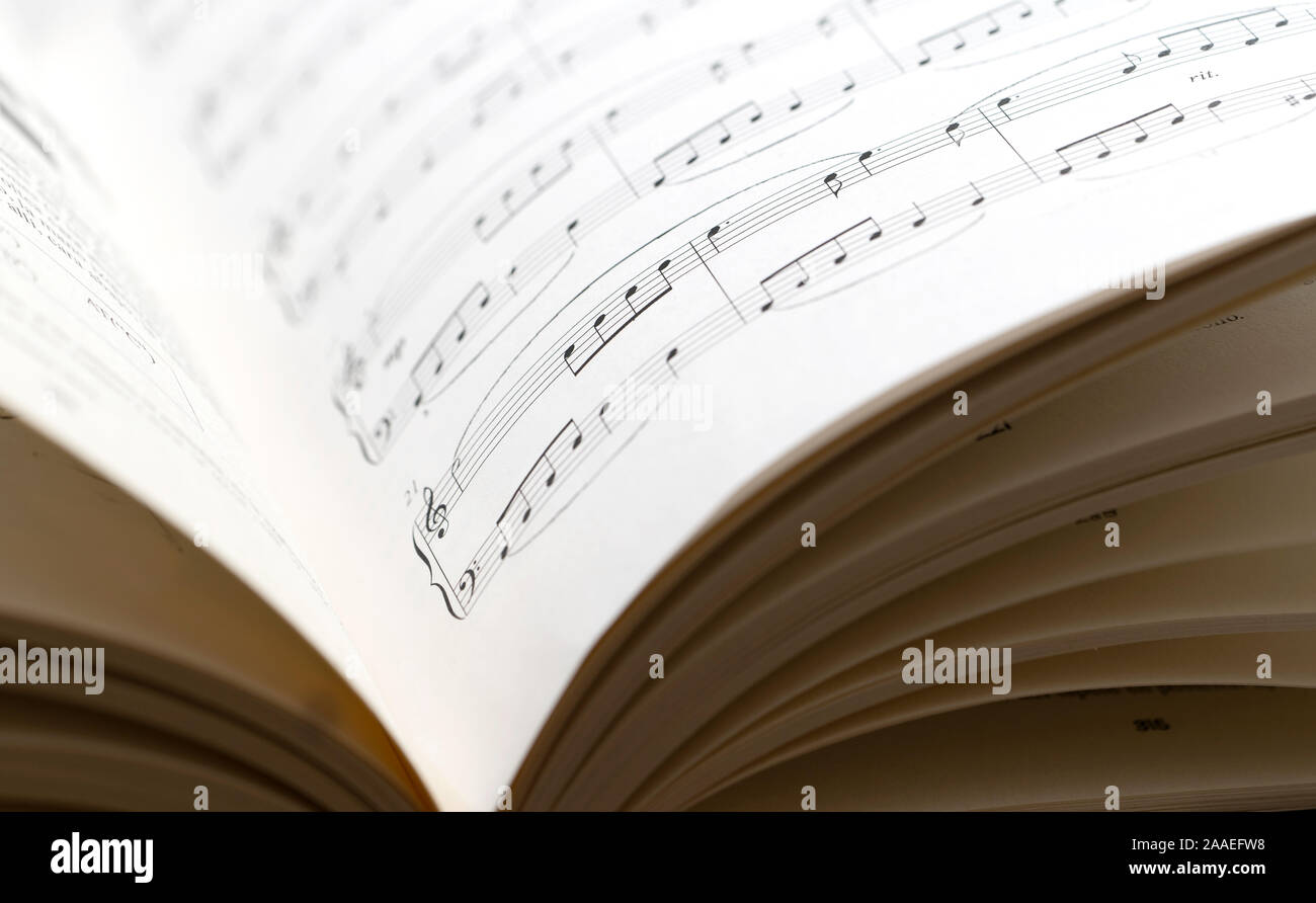 Musical notes pattern hi-res stock photography and images - Alamy