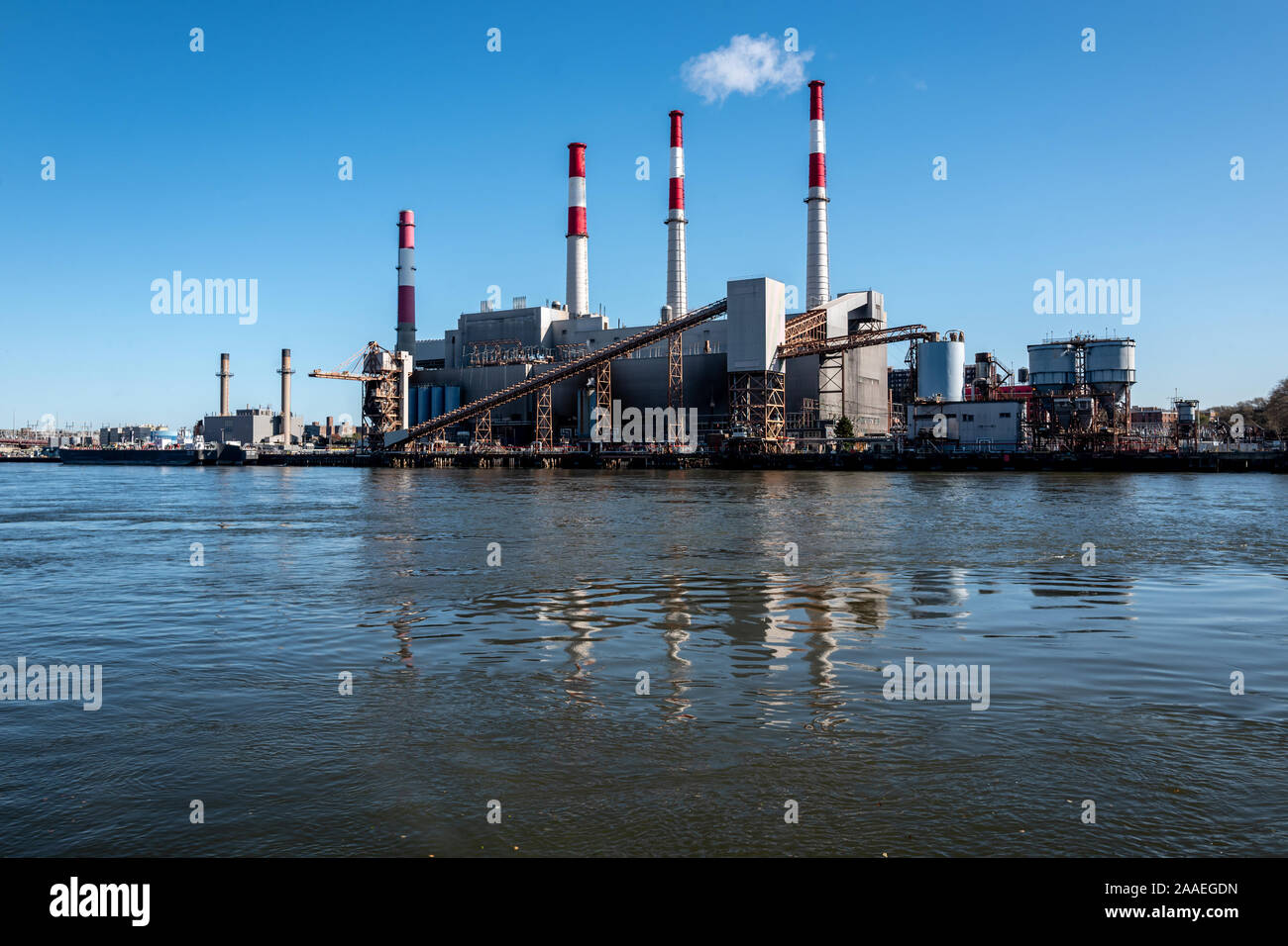 Ravenswood Generating Station in Long Island City, New York Stock Photo ...