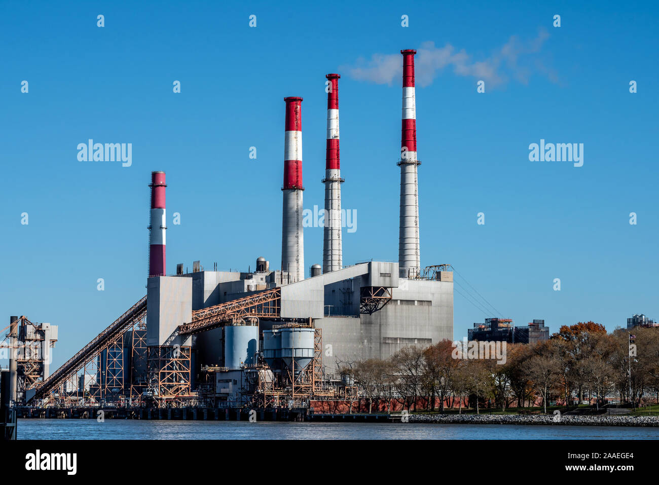 Ravenswood Generating Station in Long Island City, New York Stock Photo ...