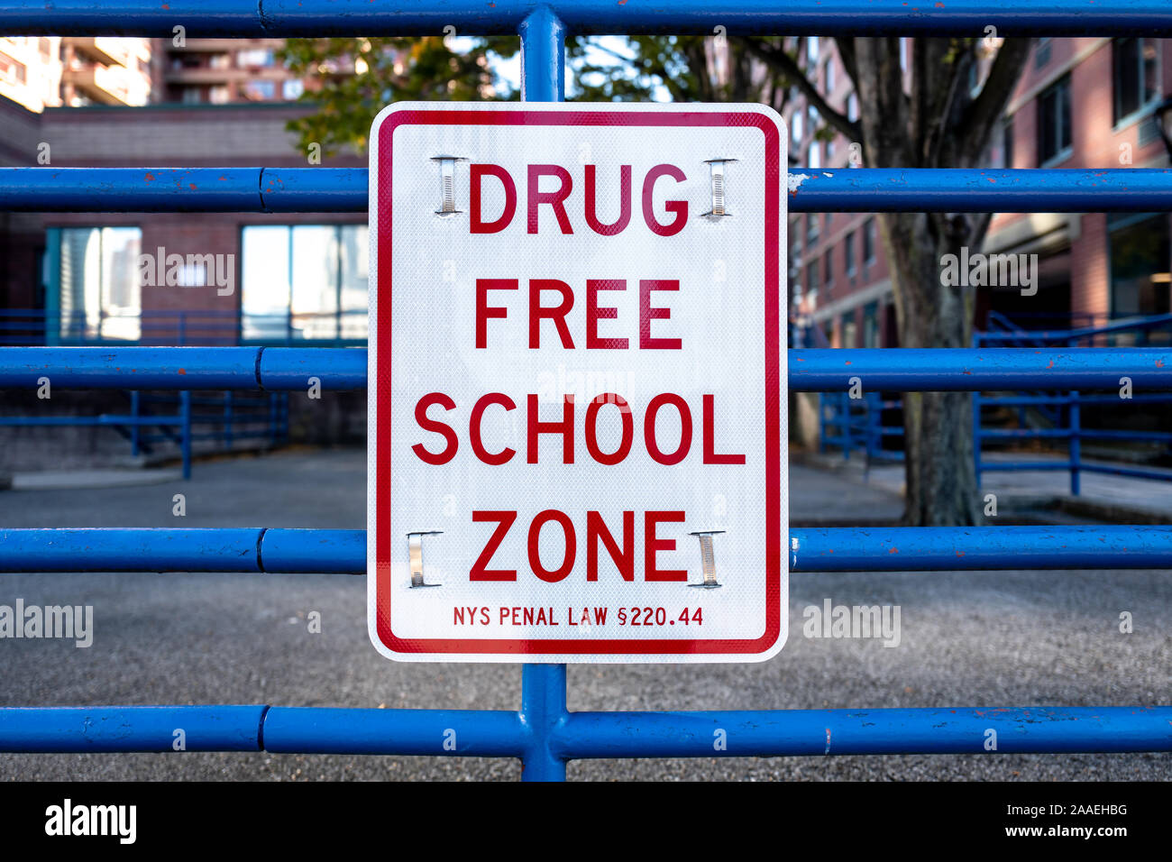 School signage hi-res stock photography and images - Alamy