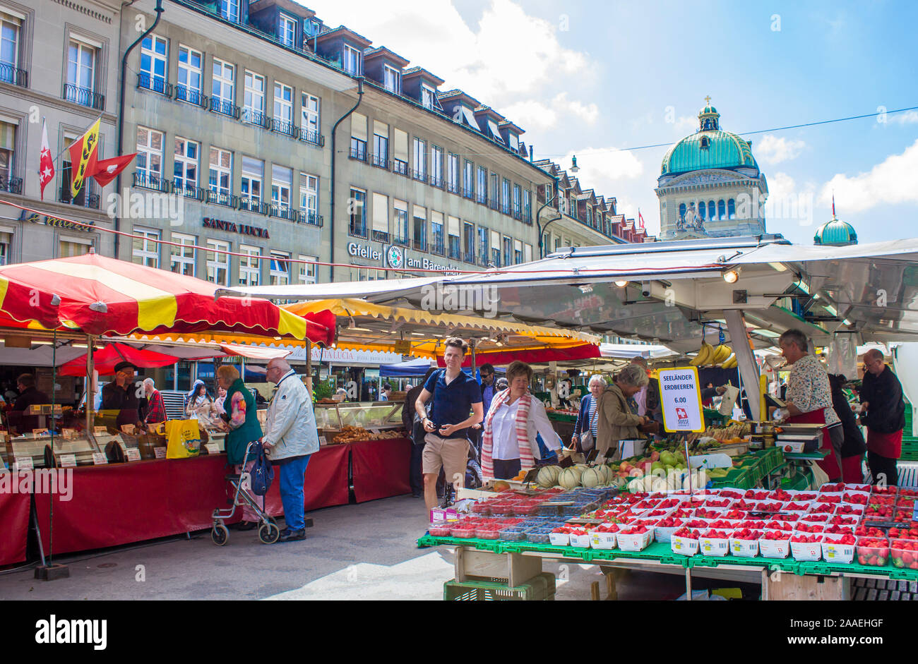 Bern street life hi-res stock photography and images - Alamy