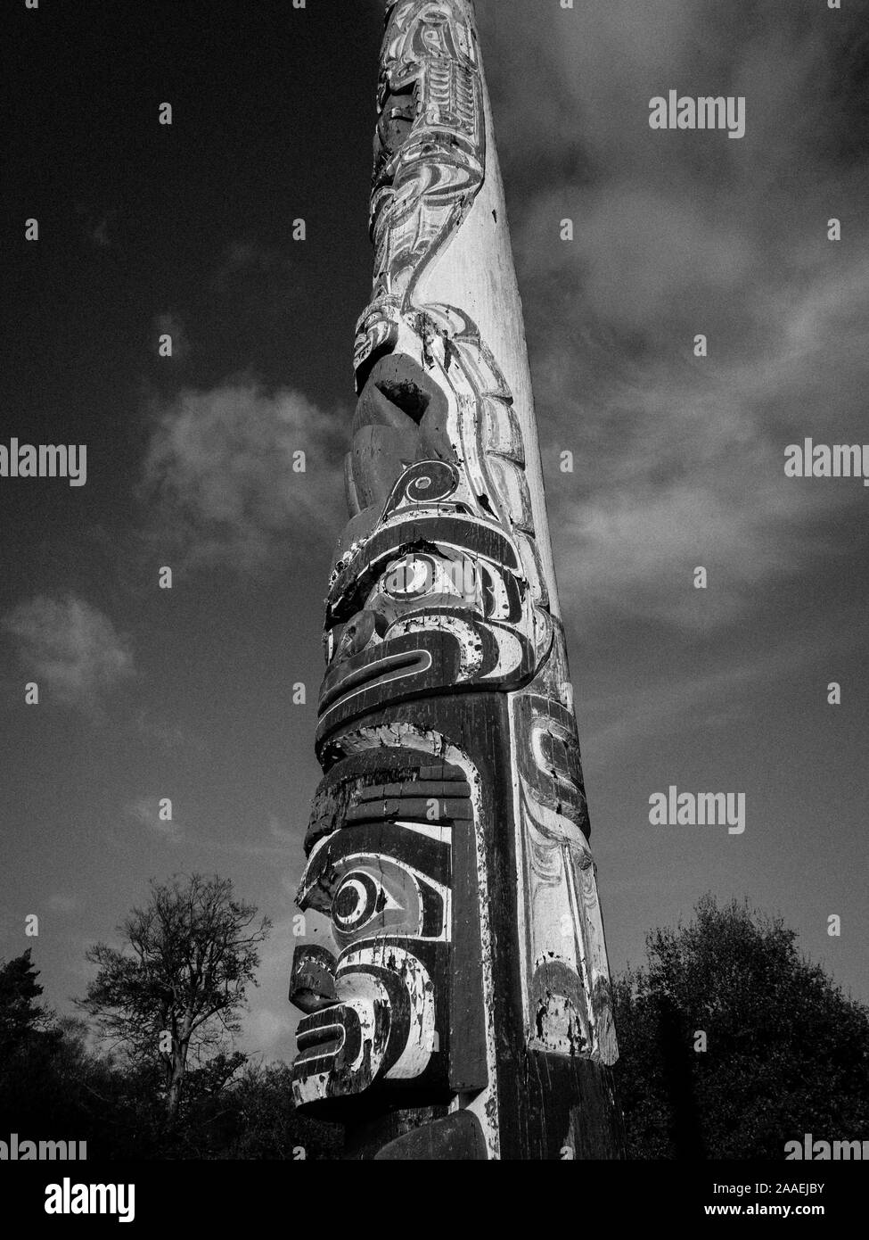 Windsor great park totem pole Black and White Stock Photos & Images - Alamy